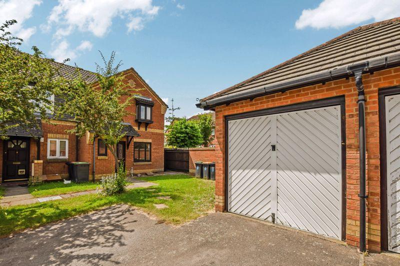 Sibton Abbey, Riverfield Drive Area... 3 bed house - £1,450 pcm (£335 pw)