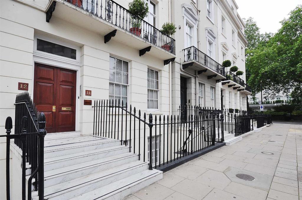 Chesham Place, Belgravia, SW1 1 bed flat - £2,925 pcm (£675 pw)
