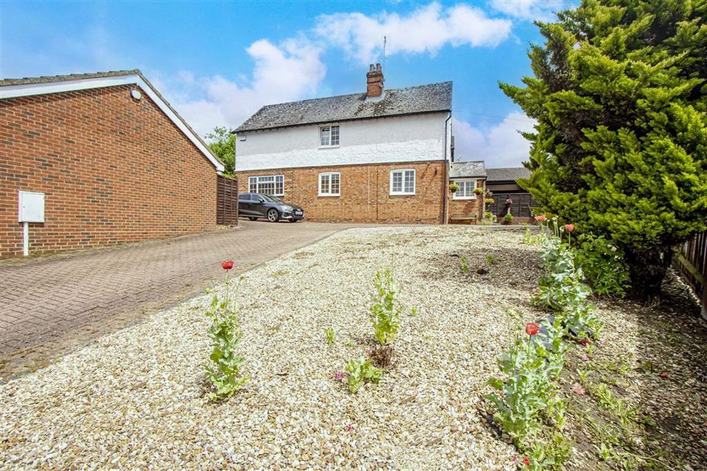 Buckingham Road, Bletchley, Milton... 4 bed detached house - £560,000