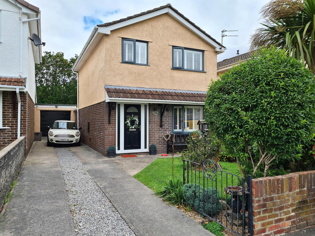 Mervyn Way, Pencoed, Bridgend, CF35 6JH 3 bed semi-detached house - £ ...