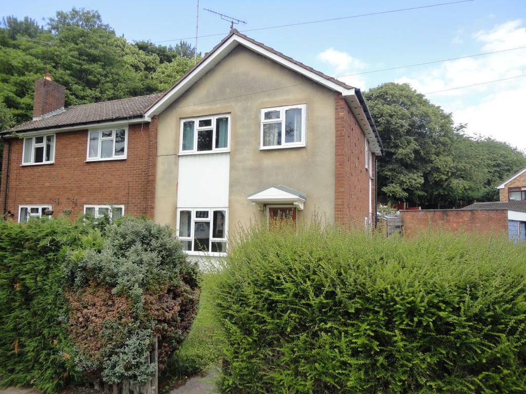Langstone Road, Russells Hall... 3 bed semi-detached house - £88,000