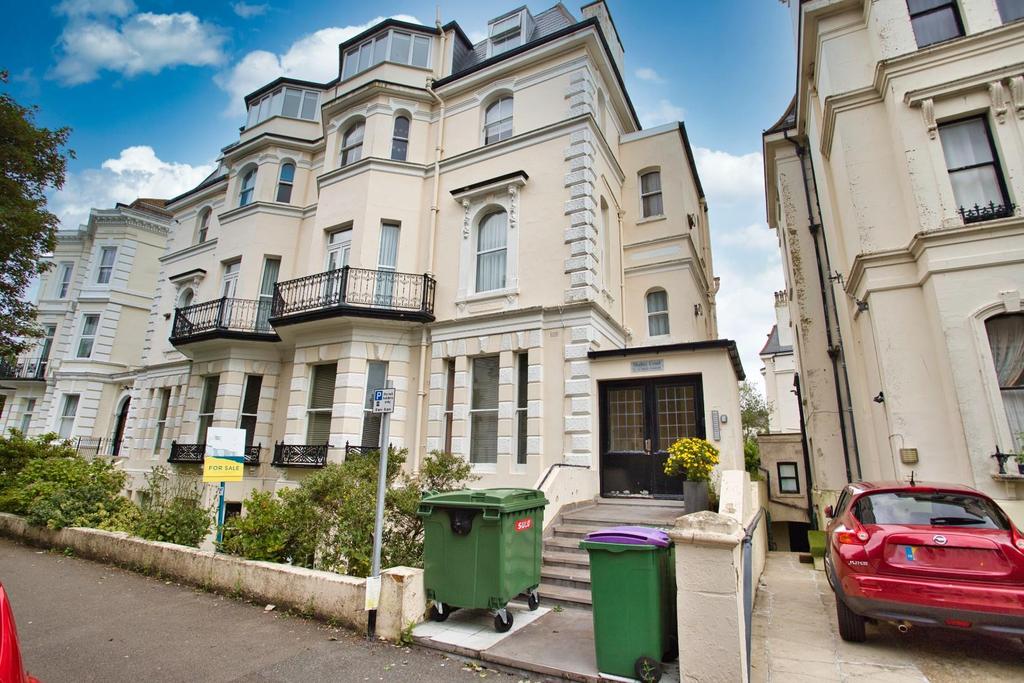 Trinity Crescent, Folkestone 2 bed apartment - £240,000