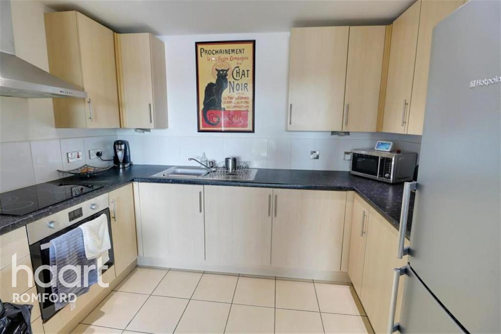 Charrington Court - Romford - RM1 2 bed flat - £1,250 pcm (£288 pw)