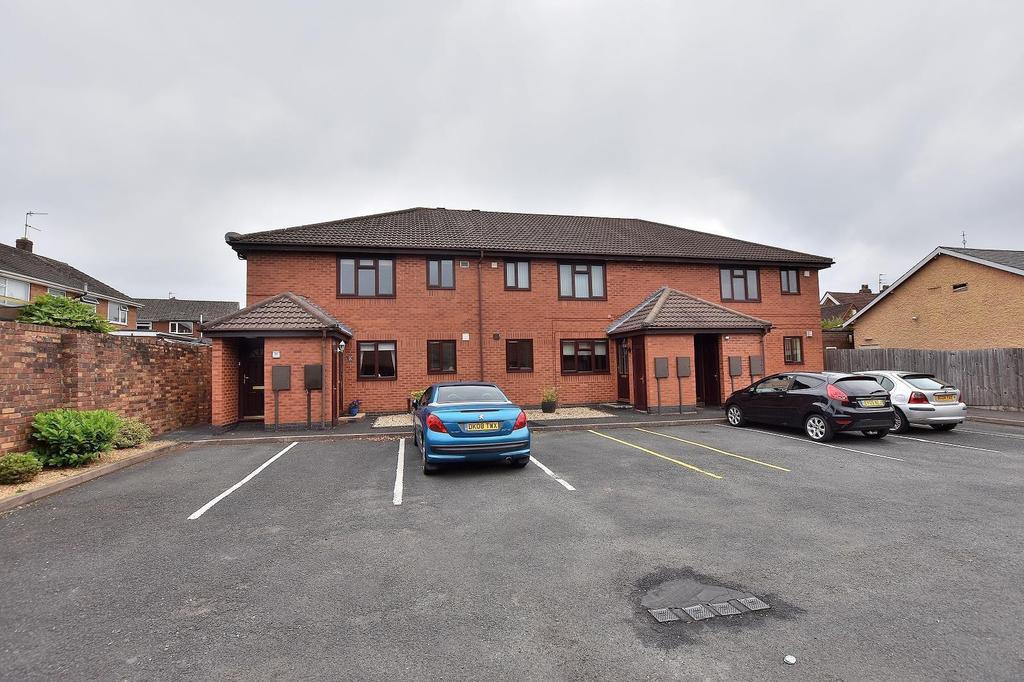 Bilbrook Road, Wolverhampton 2 bed apartment - £112,000