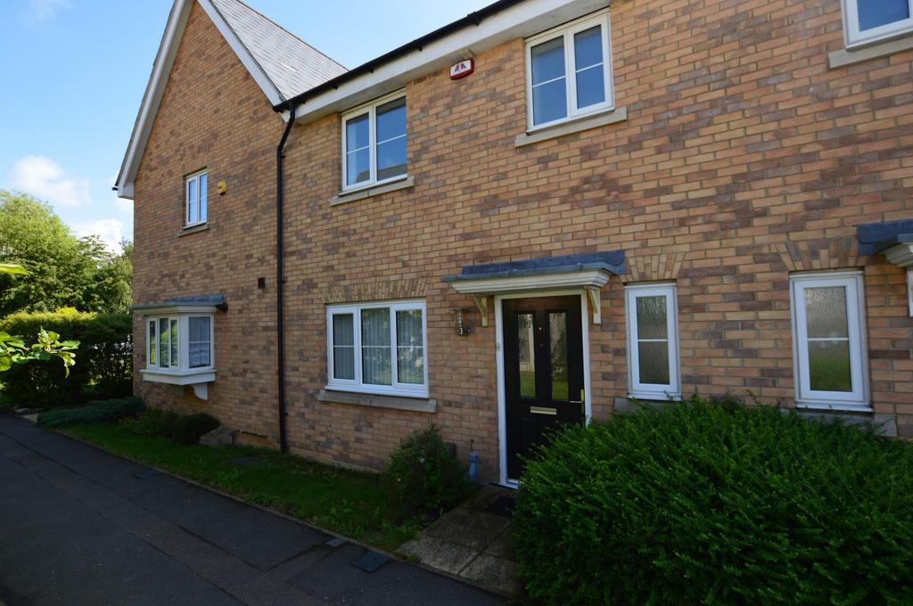 Markhams Close, Basildon, SS15 3 bed house - £1,300 pcm (£300 pw)
