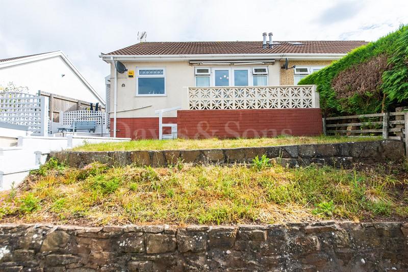 Arran Close, Risca, Newport. NP11 2 bed semi-detached bungalow - £150,000