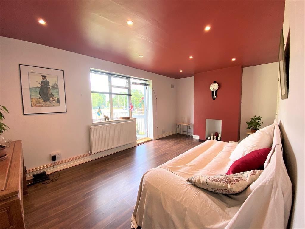 Gower House, Barra Hall Road, Hayes, Middlesex, UB3 2NP 2 bed ...