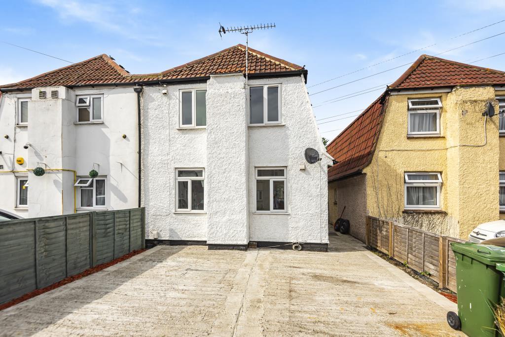 Slough, Berkshire, SL2 3 bed semi-detached house - £375,000