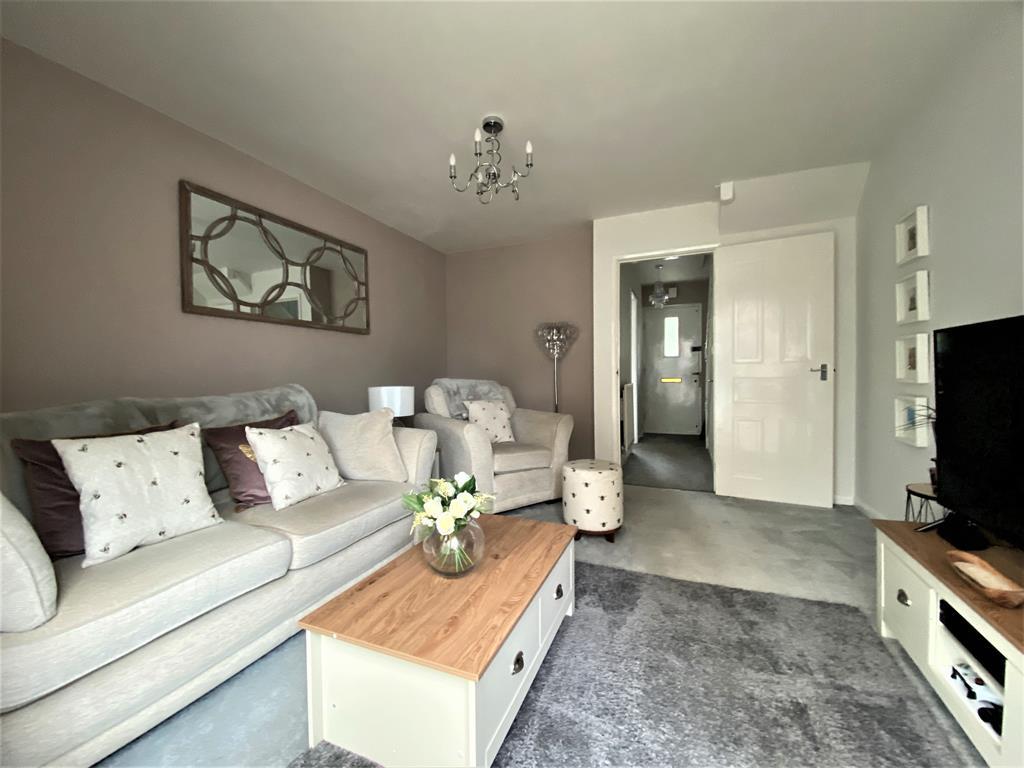 Boakes Drive, Stonehouse, GL10 3QW 2 bed terraced house - £215,000