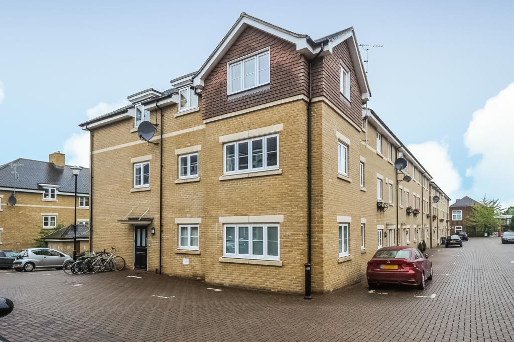 Mary Price Close, Headington, OX3 2 bed apartment - £1,500 pcm (£346 pw)