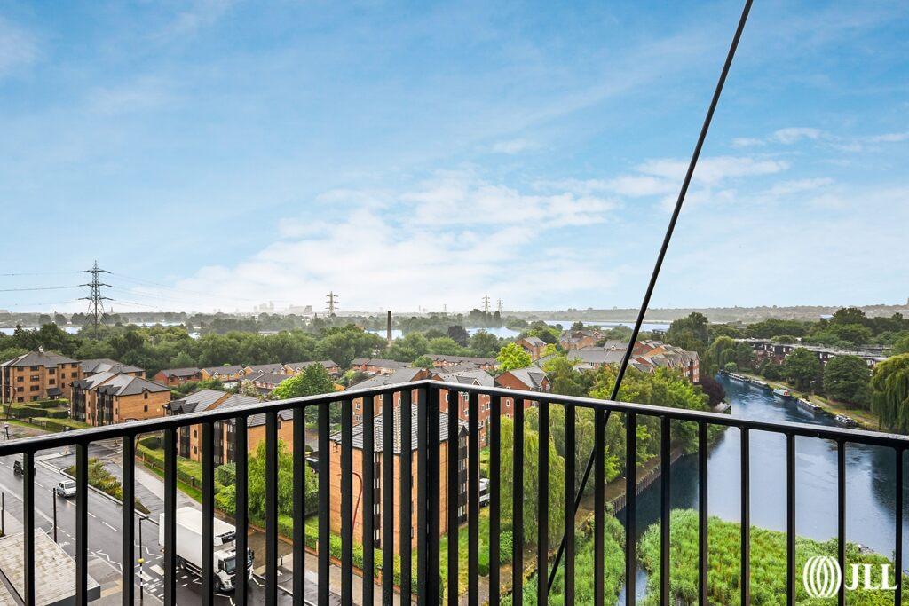 Ferry Lane London N17 1 bed apartment - £1,400 pcm (£323 pw)
