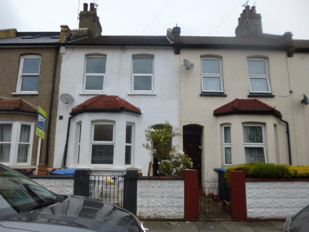 Cornwallis Avenue Edmonton N9 3 Bed Terraced House £1 650 Pcm £381 Pw