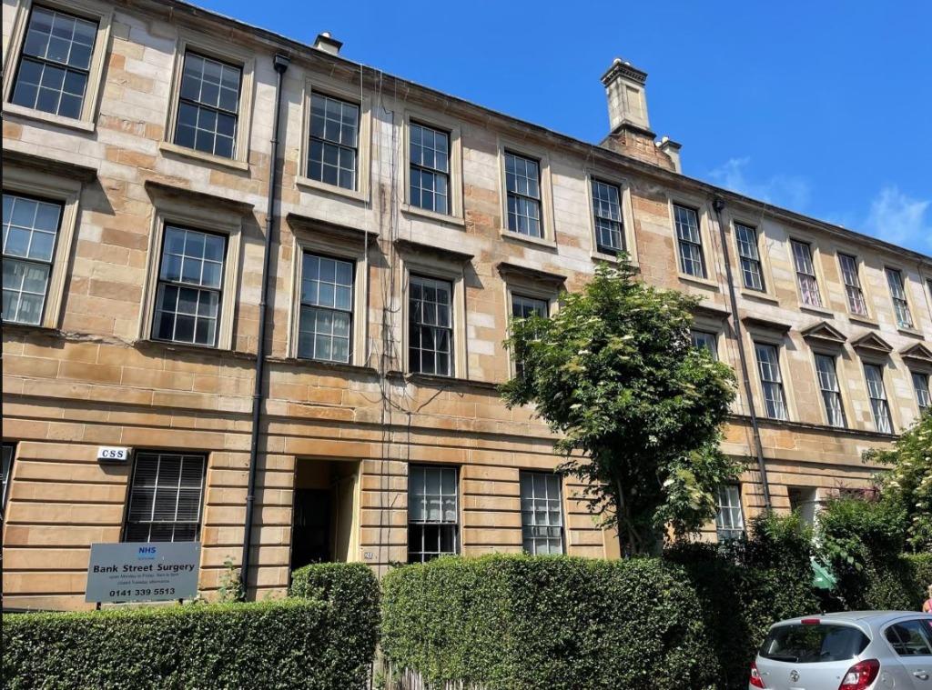Bank Street, Hillhead, Glasgow, G12 7 bed flat - £3,500 pcm (£808 pw)