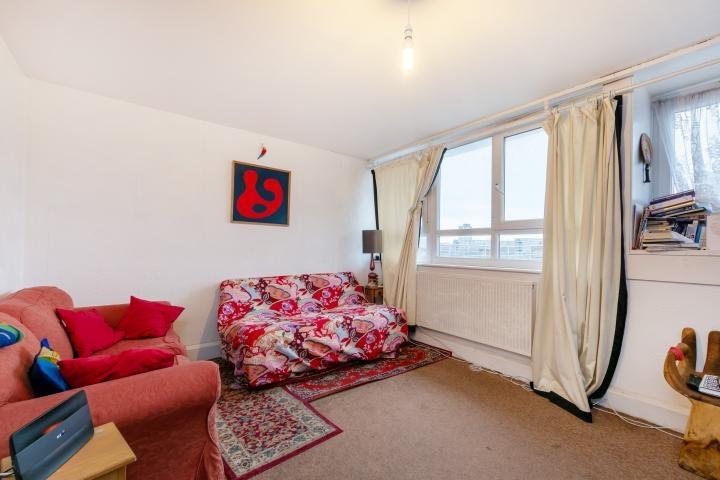 134 Badric Court, 5 Yelverton Road... 2 bed apartment - £360,000