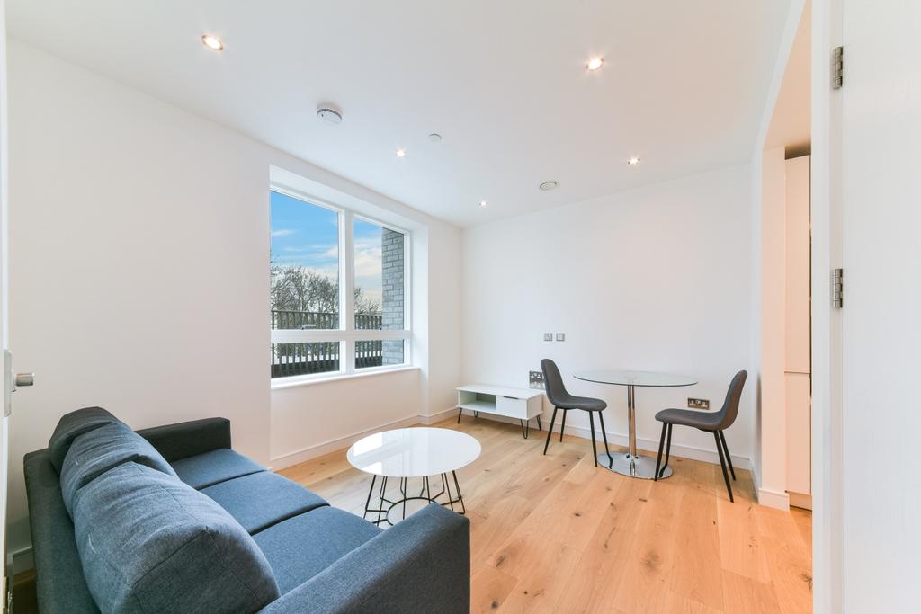 Duval House, York Gardens, Clapham... Studio - £1,452 pcm (£335 pw)