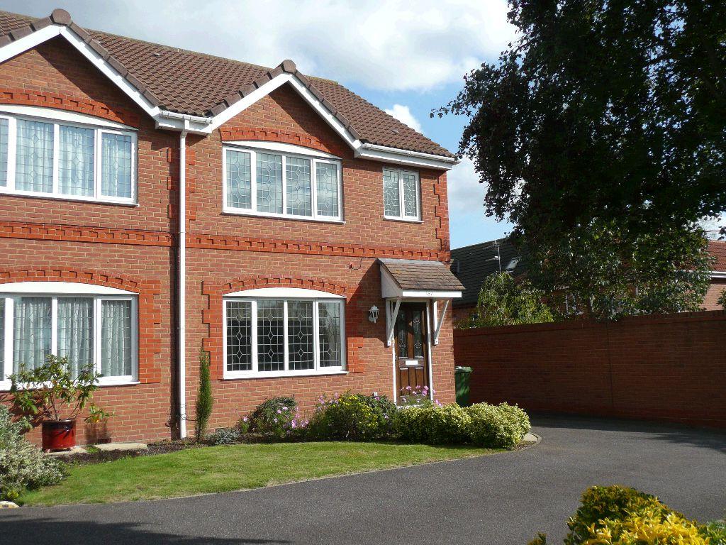 London Road Wollaston 3 Bed Semi Detached House £975 Pcm £225 Pw