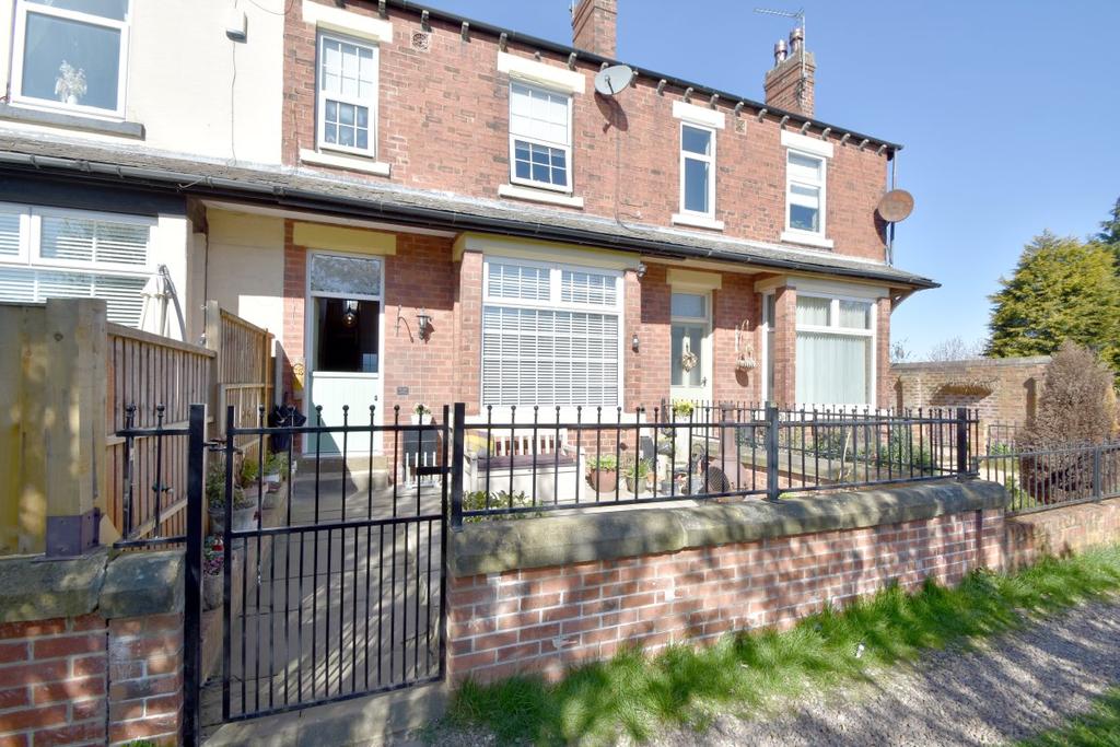Lowther Terrace, Leeds 2 bed terraced house - £175,000