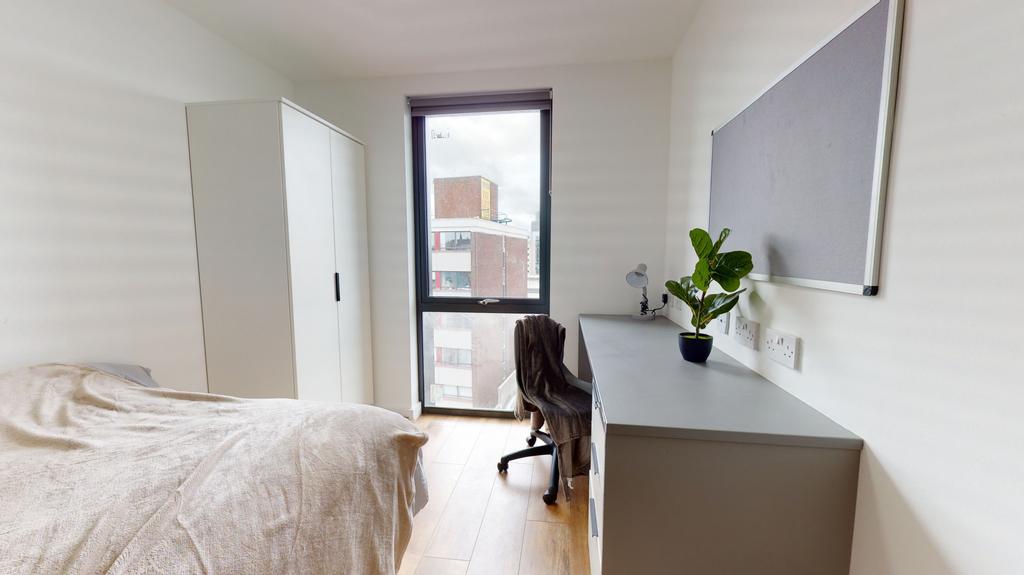Ensuite, 7 Bed Flat Share, The Exchange, 16 Hotham Street, Liverpool ...