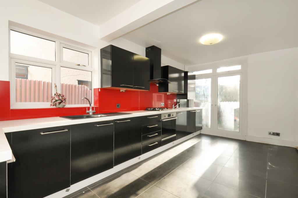 Cowdrey Road Wimbledon SW19 4 bed house - £2,350 pcm (£542 pw)