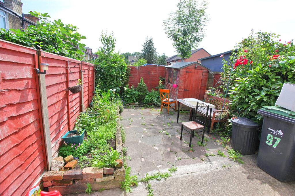 Victoria Road, London, N9 3 bed terraced house - £1,800 pcm (£415 pw)