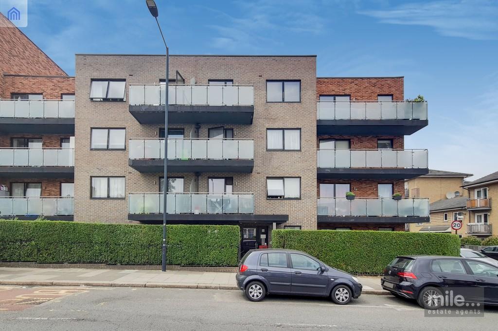 Church Road, London NW10 2 bed flat - £1,600 pcm (£369 pw)