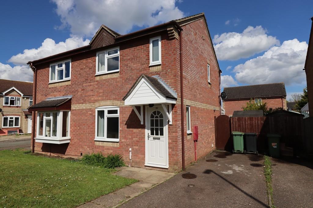 St Nicholas Close, Long Stratton 2 bed semi-detached house - £725 pcm ...