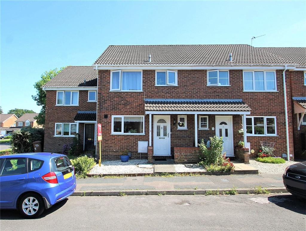 Windsor Way Frimley Camberley Gu16 3 Bed Terraced House £389 950