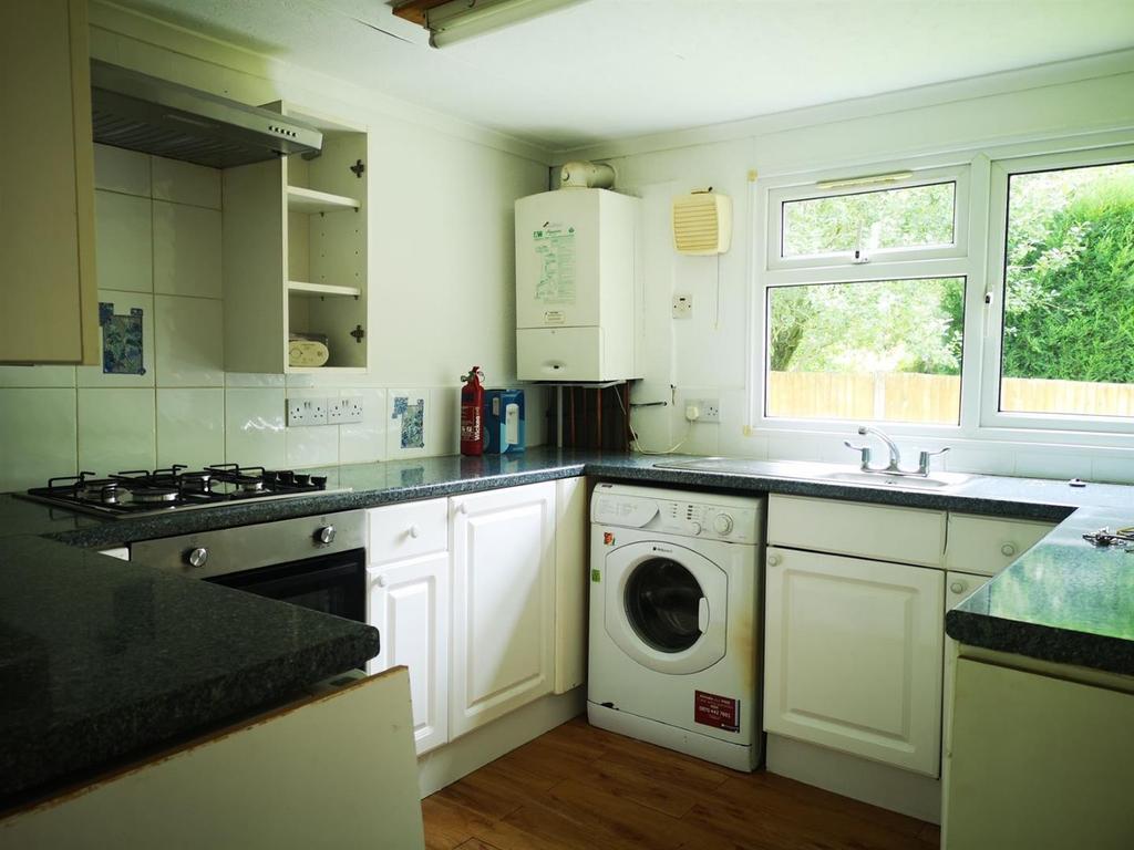 Brighton Road Lower Kingswood Tadworth 2 Bed House £1 400 Pcm £323 Pw