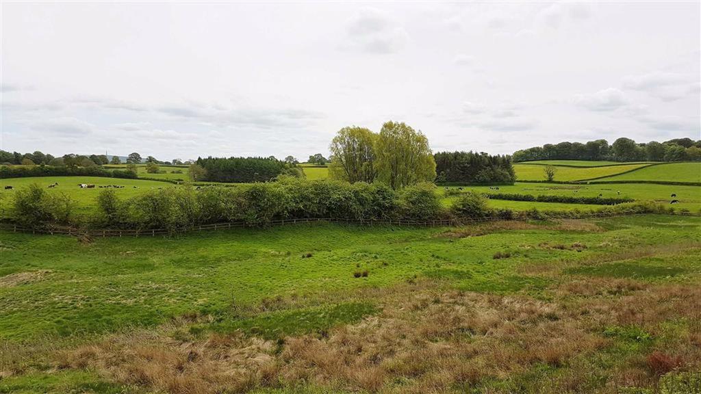 Home Farm Barns, School Lane, HENBURY 3 bed semi-detached house - £ ...