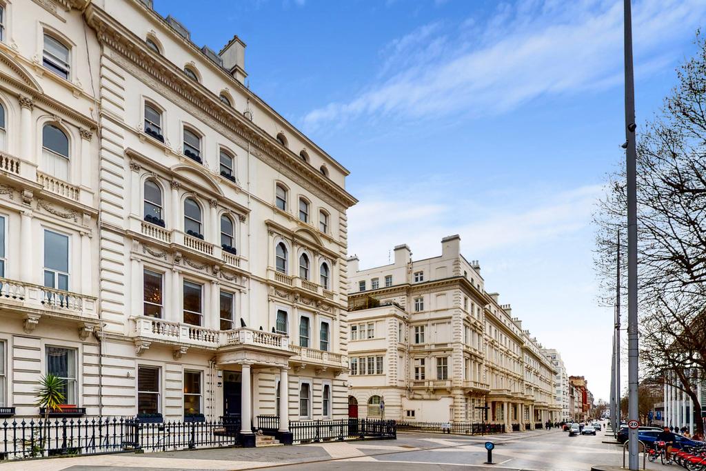 Princes Gate, London, SW7 7 bed townhouse - £73,667 pcm (£17,000 pw)