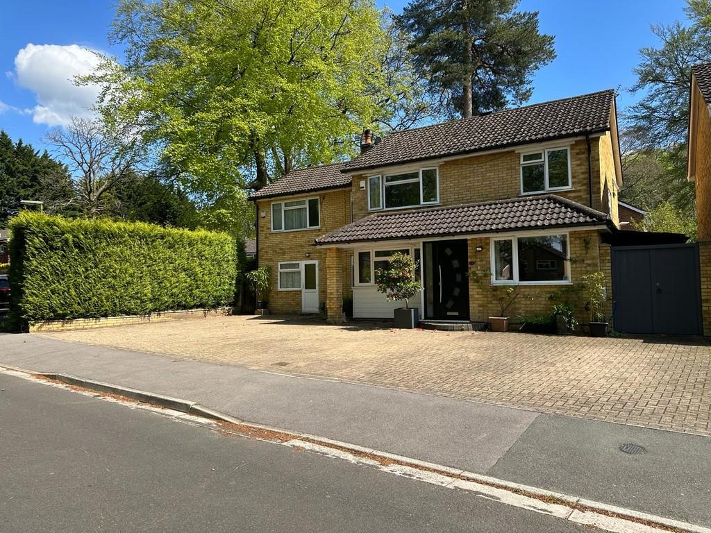 Bramble Bank, Camberley GU16 5 bed detached house - £699,950