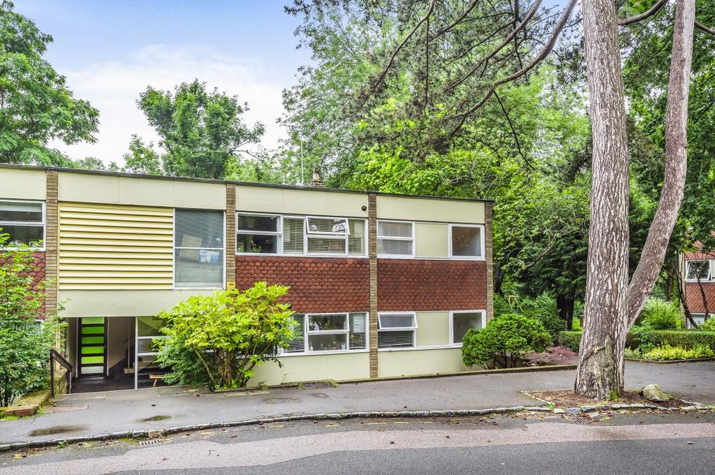 Priory Park The Priory SE3 2 bed flat - £550,000
