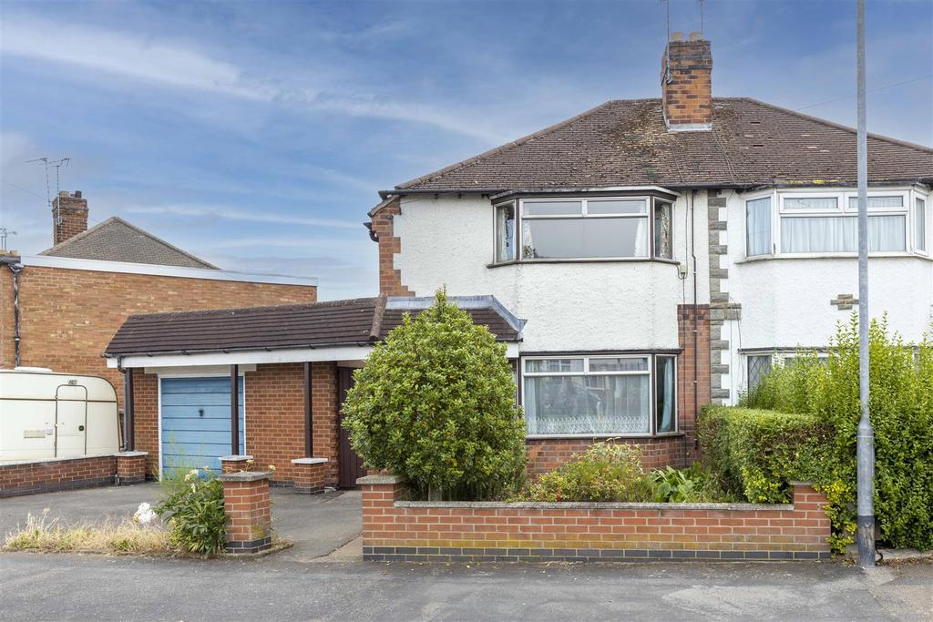 The Crescent, Wigston 3 bed semi-detached house - £190,000