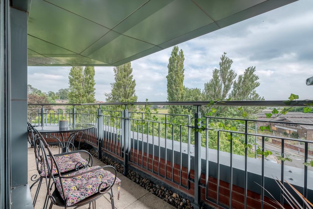 Medina House, Diglis Dock Road... 2 bed apartment - £175,000