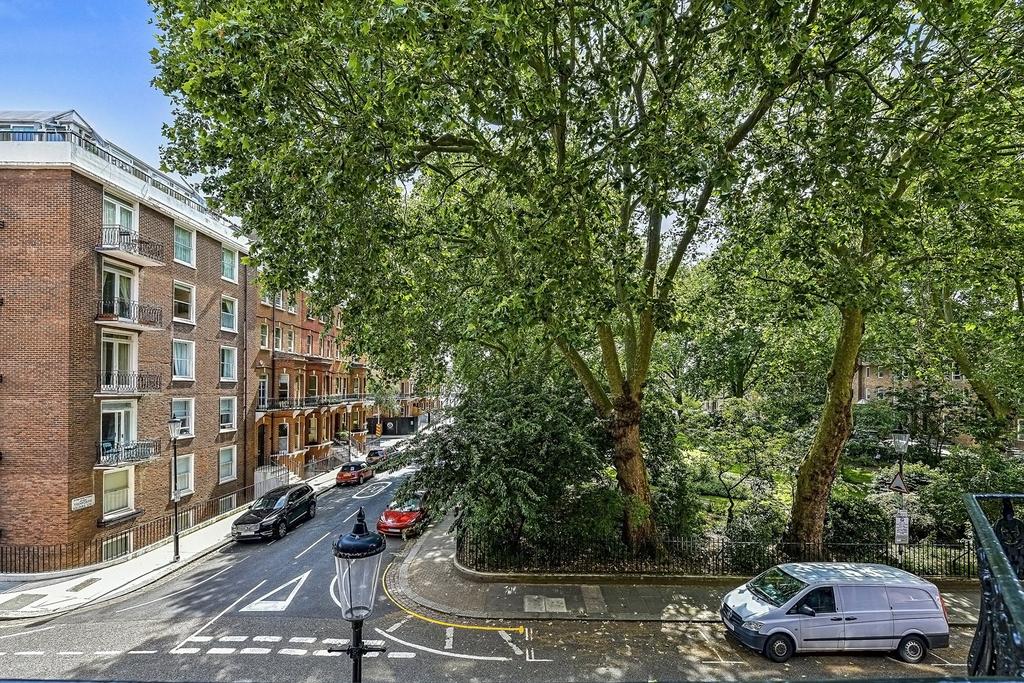 Tedworth Square, Chelsea, London 2 bed flat - £3,792 pcm (£875 pw)