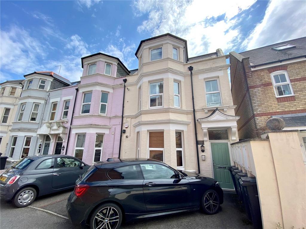 Eldon Place, Bournemouth, BH4 1 bed apartment - £875 pcm (£202 pw)