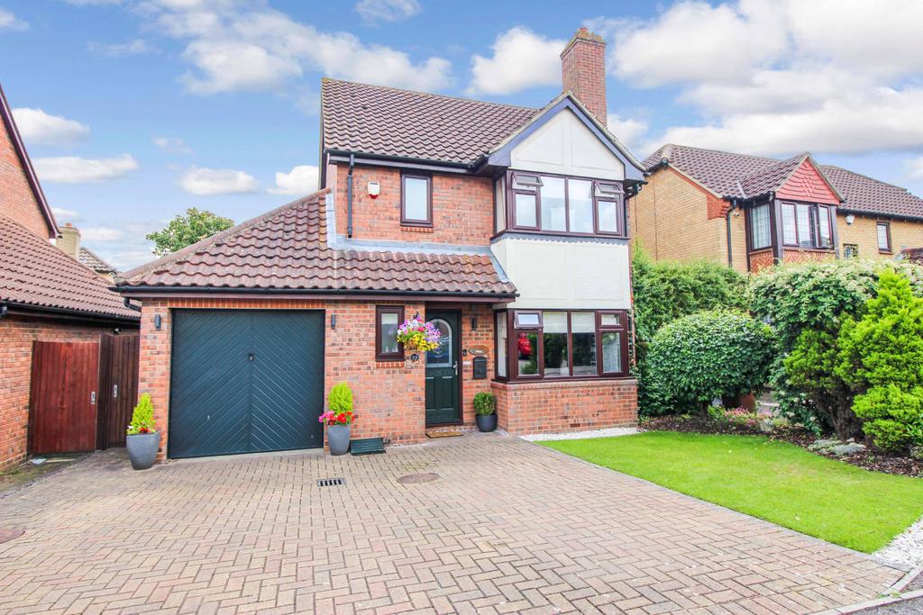 Scholey Close, Halling, Kent, ME2 1JZ 3 bed detached house - £480,000