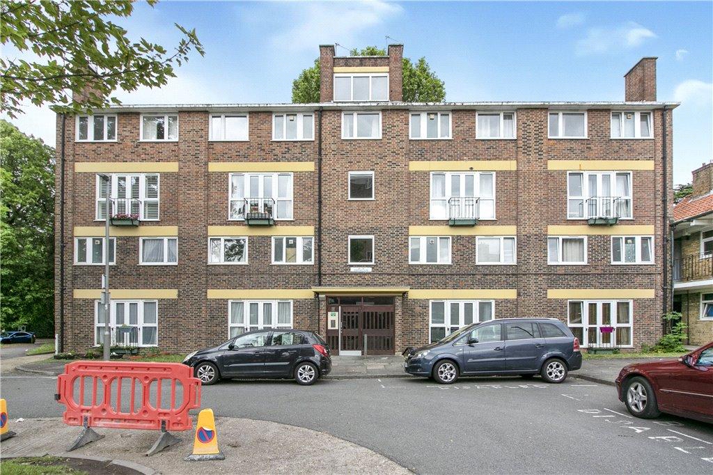 Strathan Close, London, SW18 3 bed apartment - £475,000