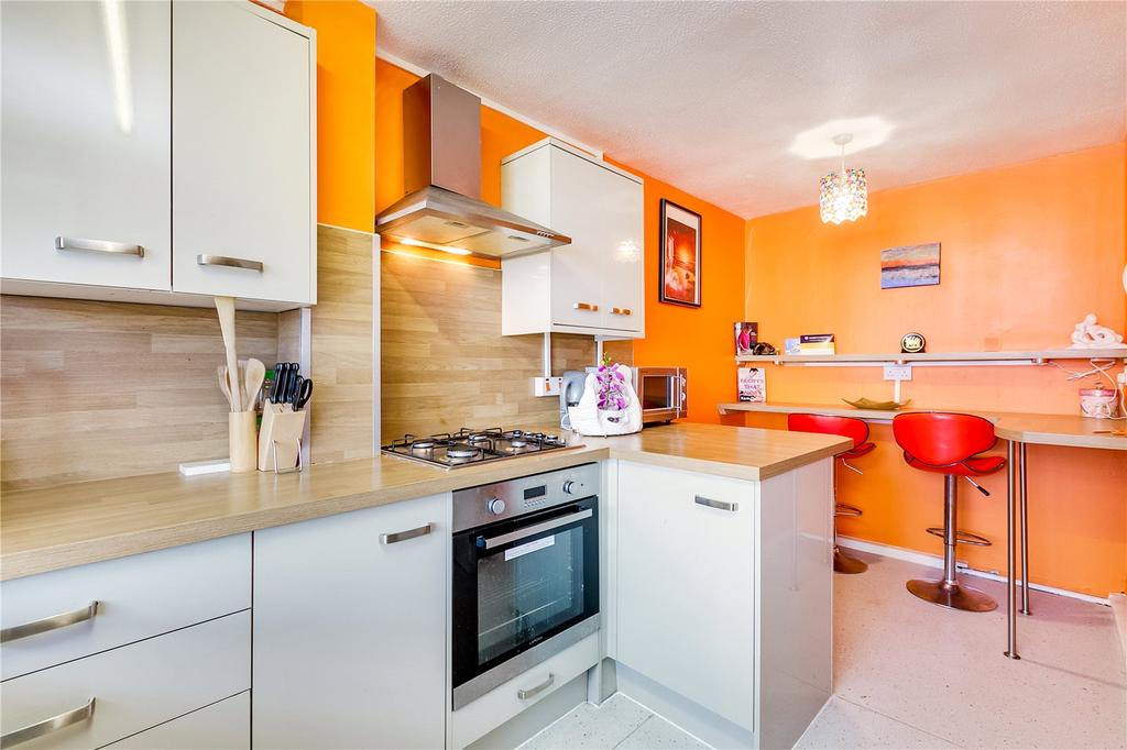 Badric Court, 5 Yelverton Road, London 2 bed flat - £375,000