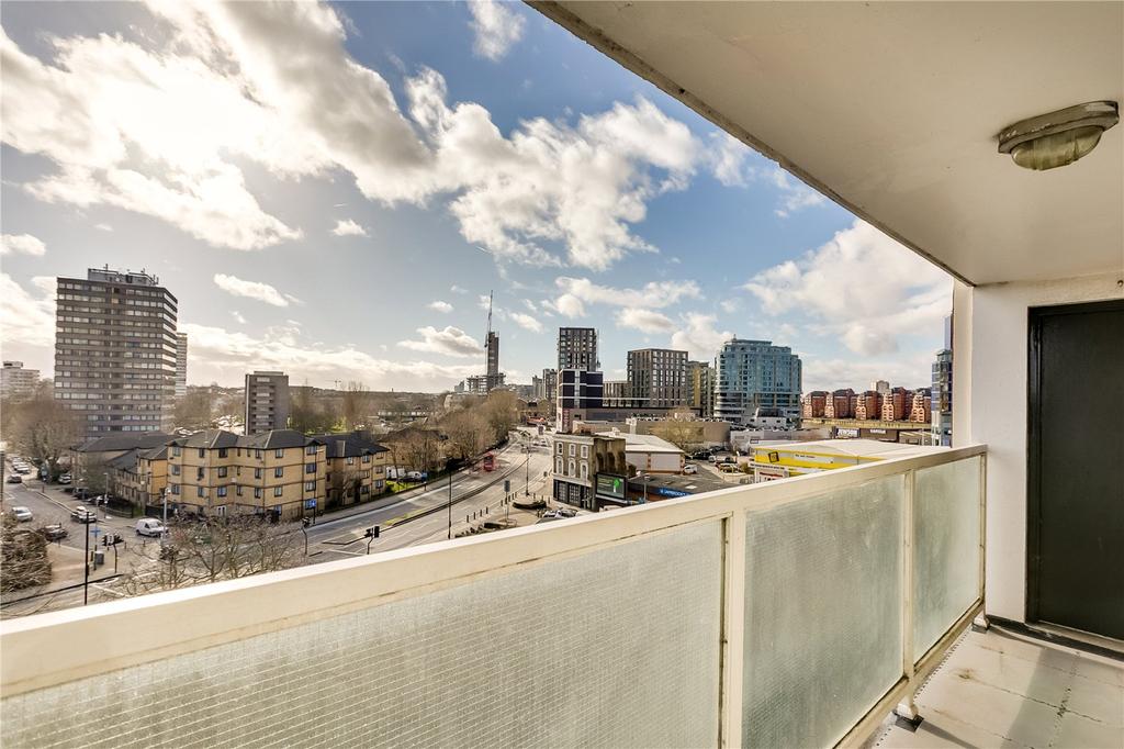 Badric Court, 5 Yelverton Road, London 2 bed flat - £375,000