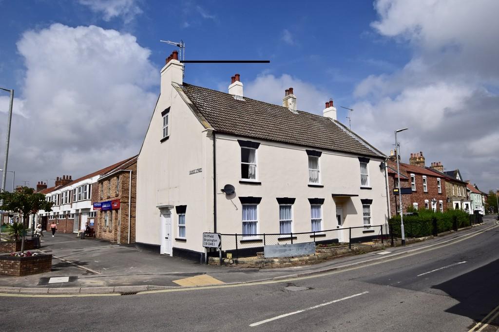 George Street, Pocklington 1 bed apartment - £550 pcm (£127 pw)