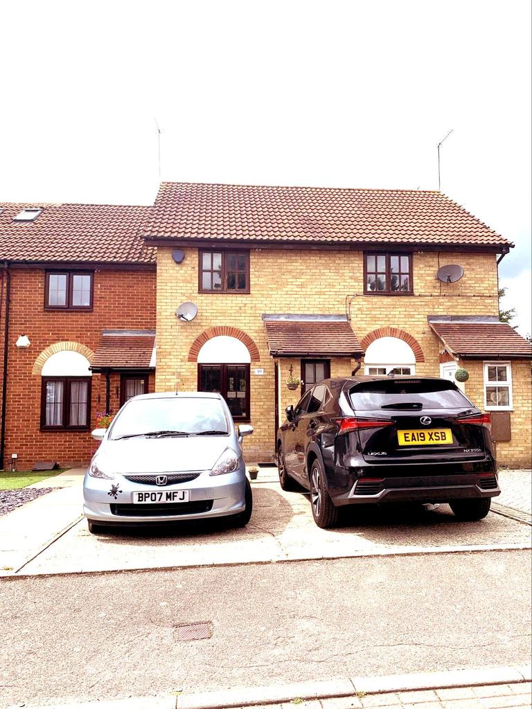 HA6 1TL 2 bed terraced house - £1,500 pcm (£346 pw)