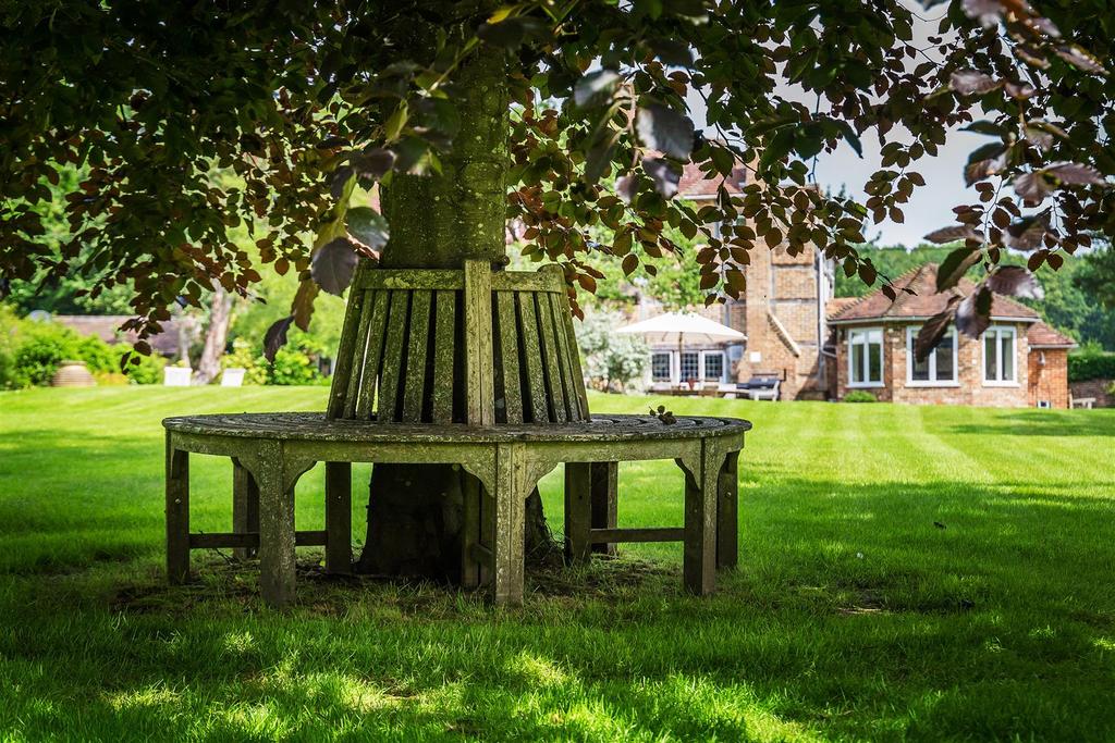Slaugham, Haywards Heath 7 bed detached house - £2,500,000