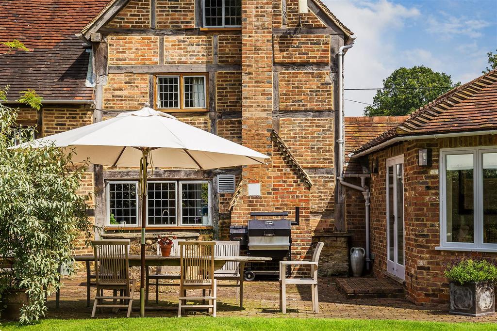 Slaugham, Haywards Heath 7 bed detached house - £2,500,000
