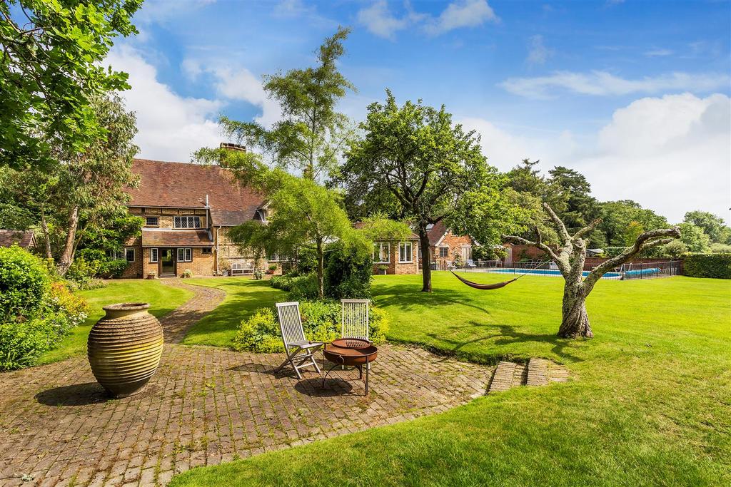 Slaugham, Haywards Heath 7 bed detached house - £2,500,000