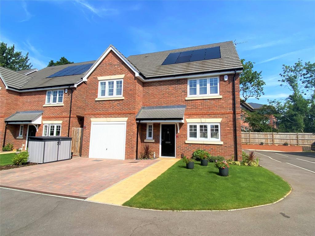 The Docks, Bracknell, Berkshire, RG12 4 bed detached house - £650,000