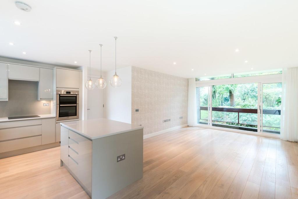 Falcon Lodge, Oak Hill Park... 2 bed flat - £3,185 pcm (£735 pw)