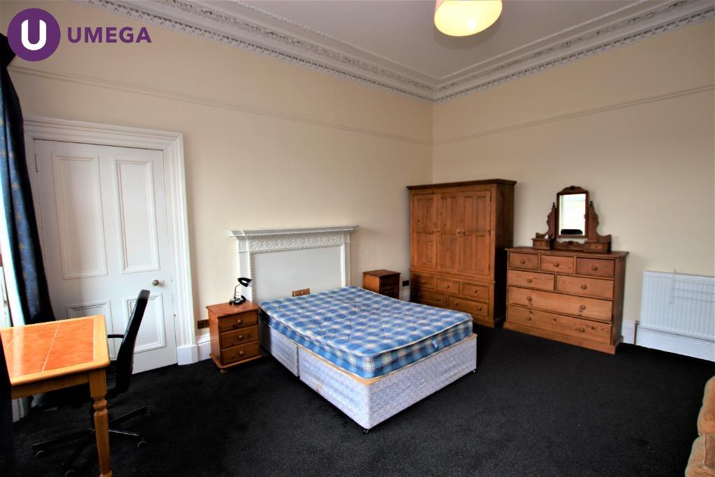 Coates Place, West End, Edinburgh, EH3 5 bed flat - £2,675 pcm (£617 pw)