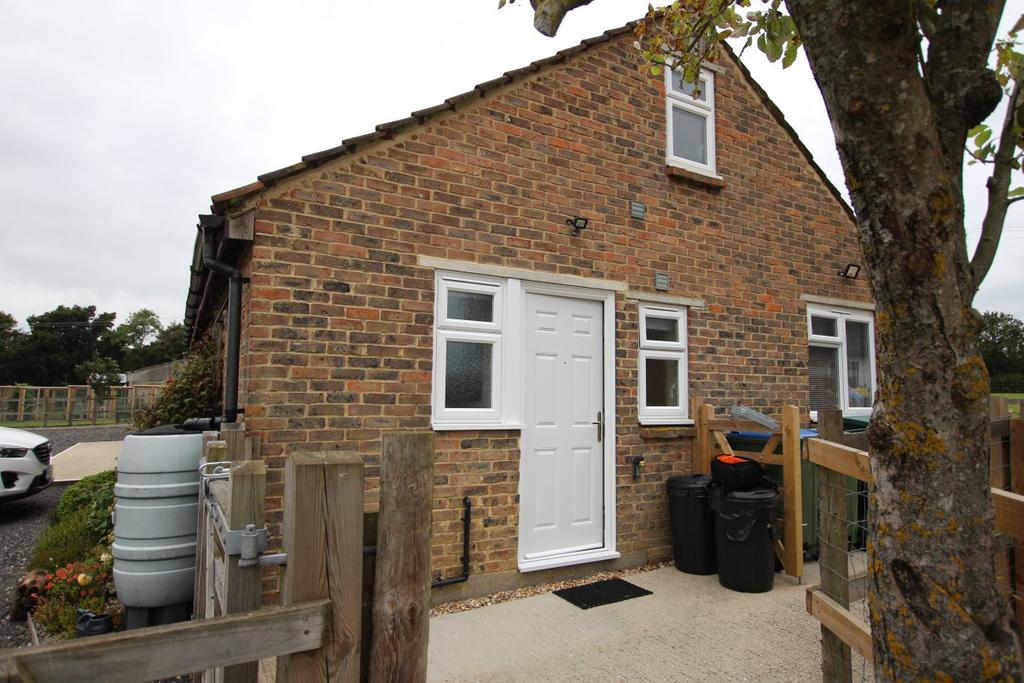 New Barn Farm, Cowfold Studio - £650 pcm (£150 pw)