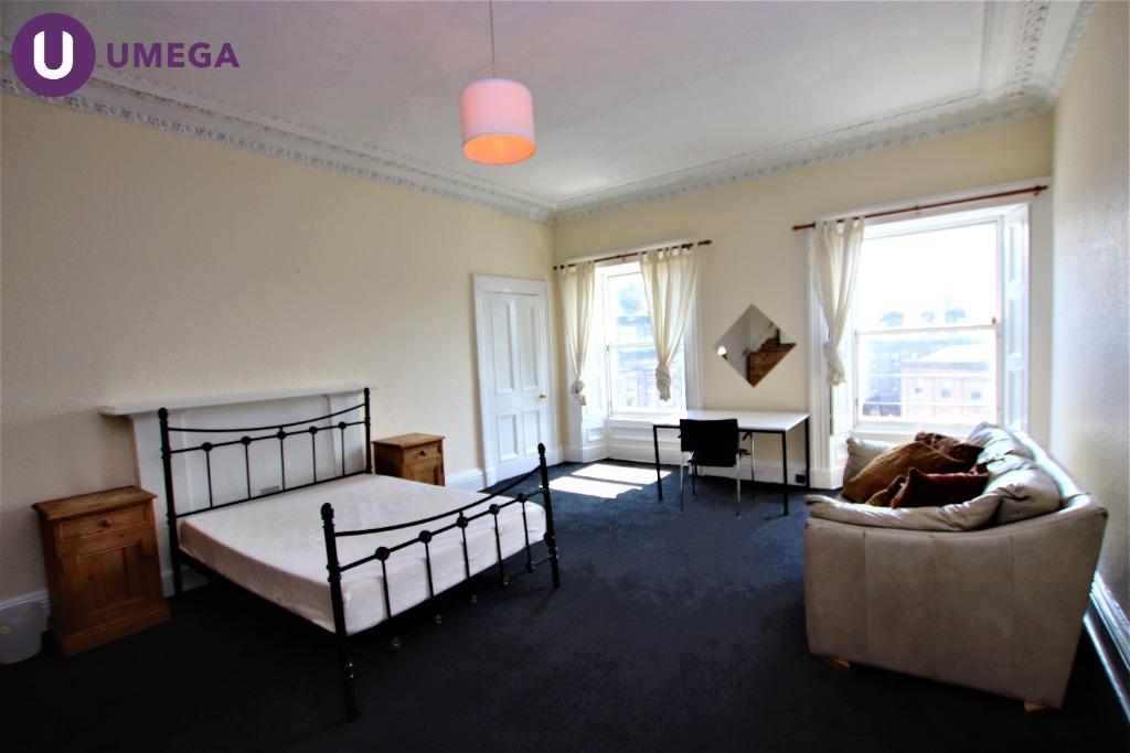 Coates Place, West End, Edinburgh, EH3 5 bed flat - £3,100 pcm (£715 pw)